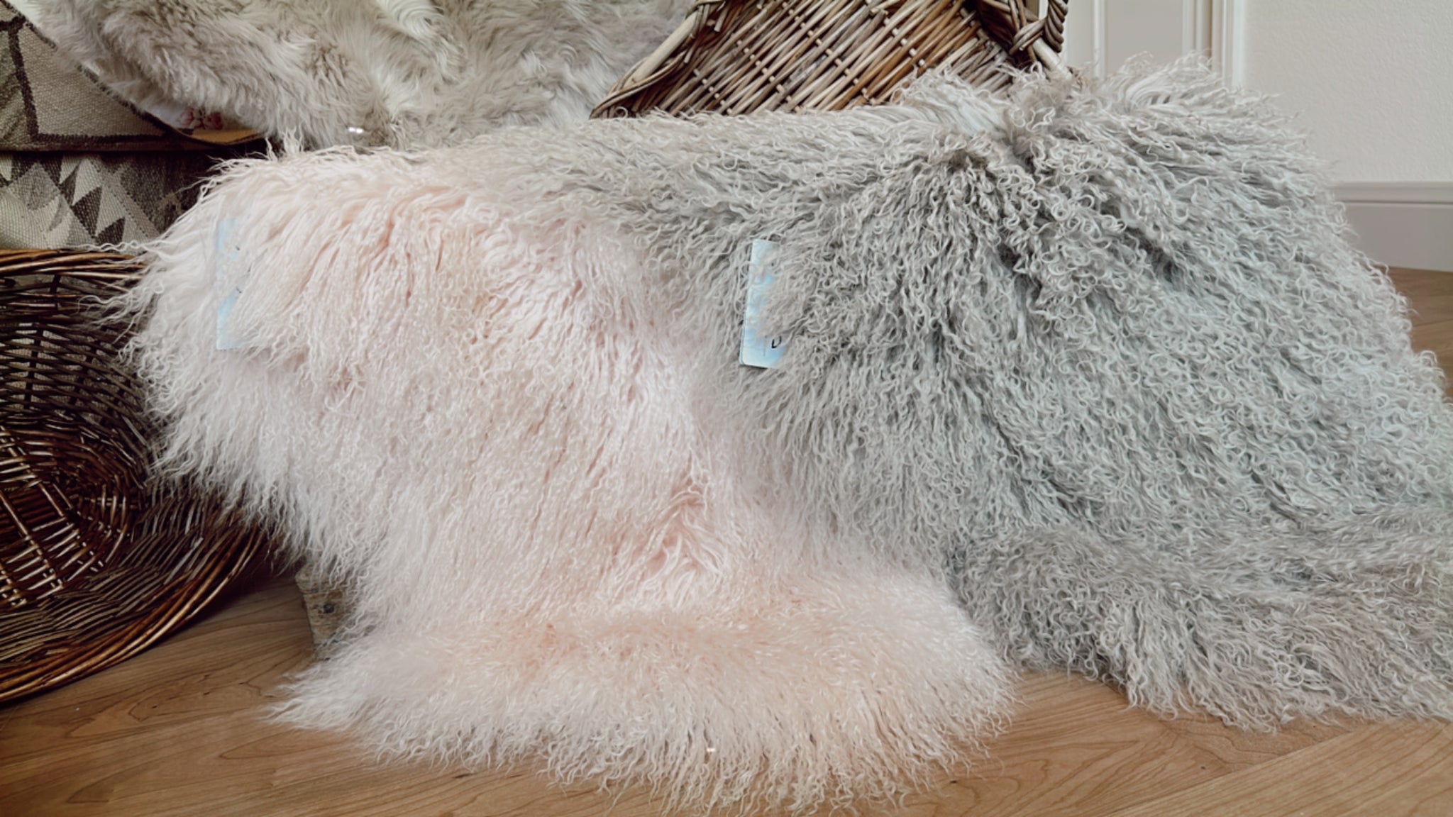 Tibetan Sheepskin Pelt Rug/Throw – Blush Out West